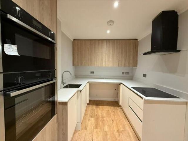 2 bedroom flat for rent in Castlebar Road, London, W5