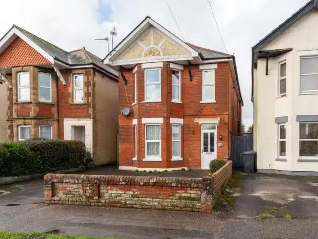 2 bedroom flat for rent in Castlemain Avenue, Southbourne, Bou.