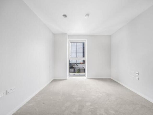 2 bedroom flat for rent in Cassia Point, 2 Glasshouse Gardens, Stratford, London, E20