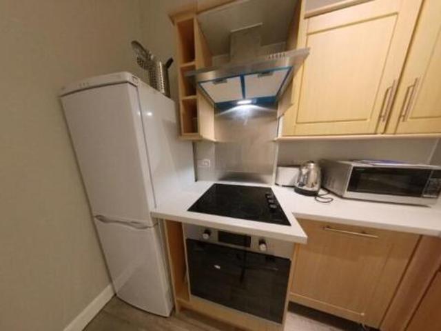 2 bedroom flat for rent in Cathcart Place, Edinburgh, EH11