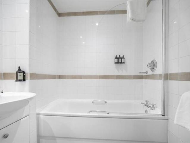 2 bedroom flat for rent in Cathedral Road, Pontcanna, CF11