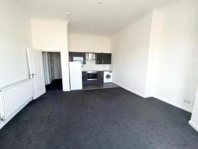 2 bedroom flat for rent in Cavendish Court, Worthing, BN11