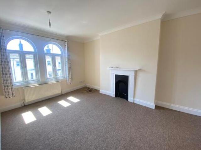 2 bedroom flat for rent in Cavendish Place, Eastbourne, BN21