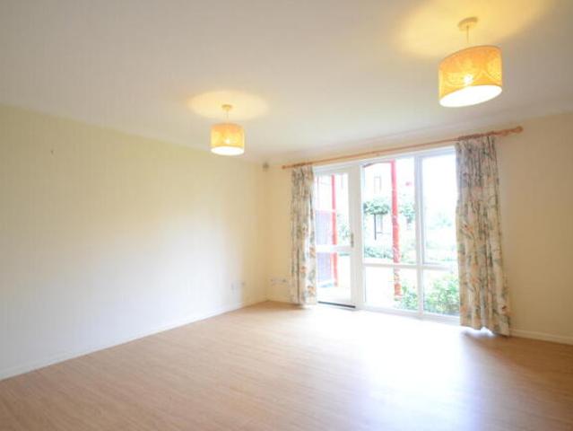 2 bedroom flat for rent in Caversham Wharf, Waterman Place, Reading, RG1