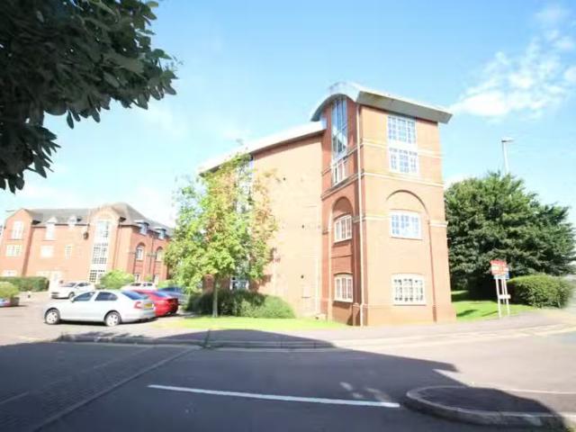 2 bedroom flat for rent in Caxton Court, Staffordshire, Burton.