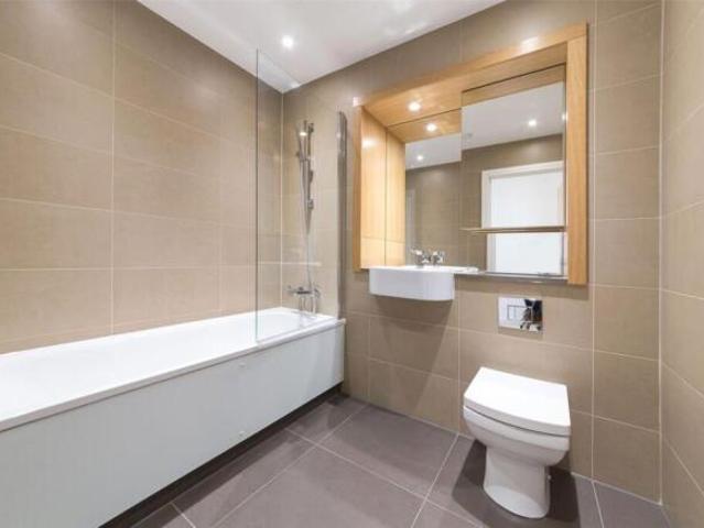 2 bedroom flat for rent in Caxton Street North, Canning Town, E16