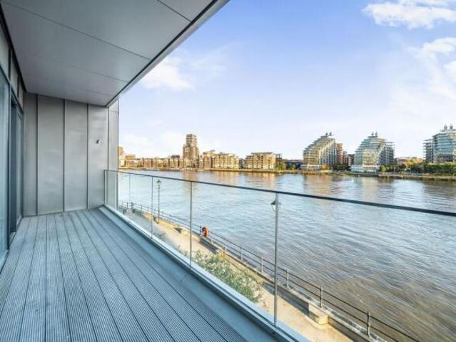2 bedroom flat for rent in Central Avenue, Fulham, London, SW6