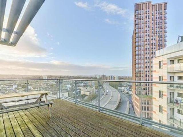 2 Bedroom Flat For Rent In Central Croydon, Croydon