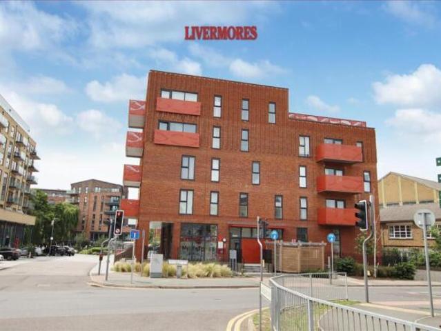 2 bedroom flat for rent in Central Road, Dartford, Kent, DA1