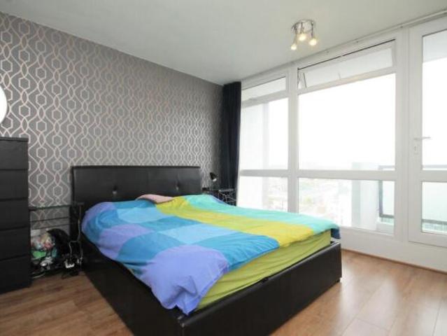 2 bedroom flat for rent in Centre Heights, Finchley Road, Swiss Cottage, NW3