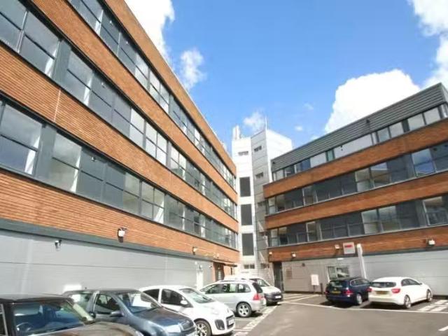 2 bedroom flat for rent in Century House, 100 Stratford Road.