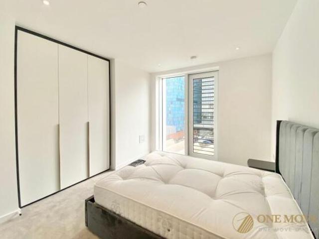 2 bedroom flat for rent in Cendal Crescent, Bouchon Point, E1