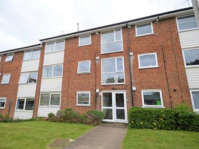 2 bedroom flat for rent in Cedarwood Drive, St Albans, AL4
