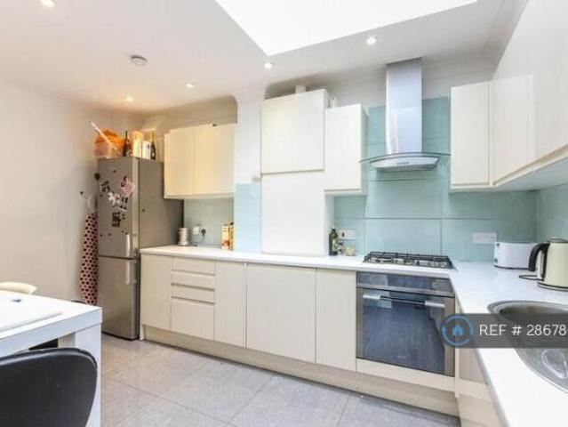2 bedroom flat for rent in Choumert Road, London, SE15