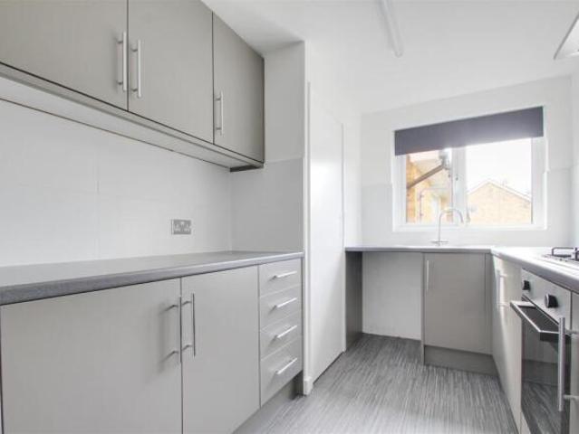 2 bedroom flat for rent in Chatsmore Crescent, Goring By Sea, Worthing, BN12
