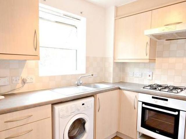 2 bedroom flat for rent in Chavley Grove SLough SL1