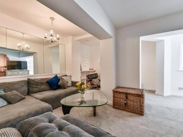 2 bedroom terraced house for rent in Chalk Farm Road, Chalk Farm, NW1