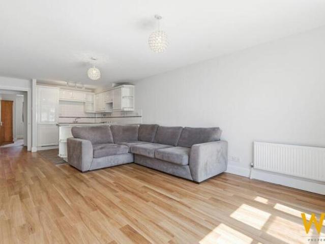 2 bedroom flat for rent in Challenger House, Victory Place, Limehouse, London, E14