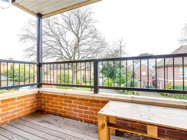 2 bedroom flat for rent in Chalmers Way, Twickenham, TW1