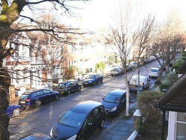 2 bedroom flat for rent in Chanctonbury Road Hove East Sussex BN3