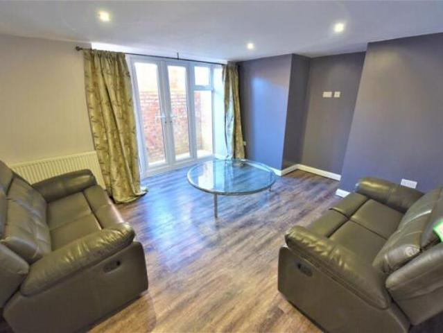 2 bedroom flat for rent in Chapel House, LS6