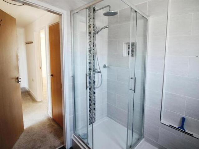 2 bedroom flat for rent in Chapel Lane, Kippax, Leeds, LS25
