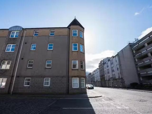 2 bedroom flat for rent in Chapel Street, Aberdeen, AB10