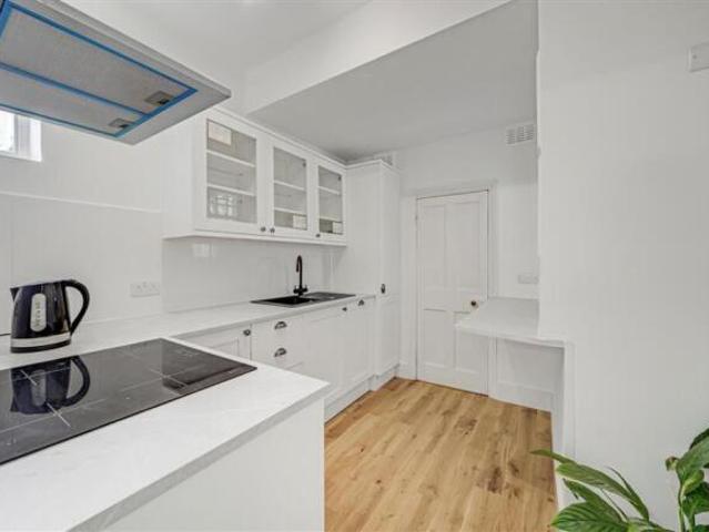 2 bedroom flat for rent in Charlton Road, Blackheath, SE3
