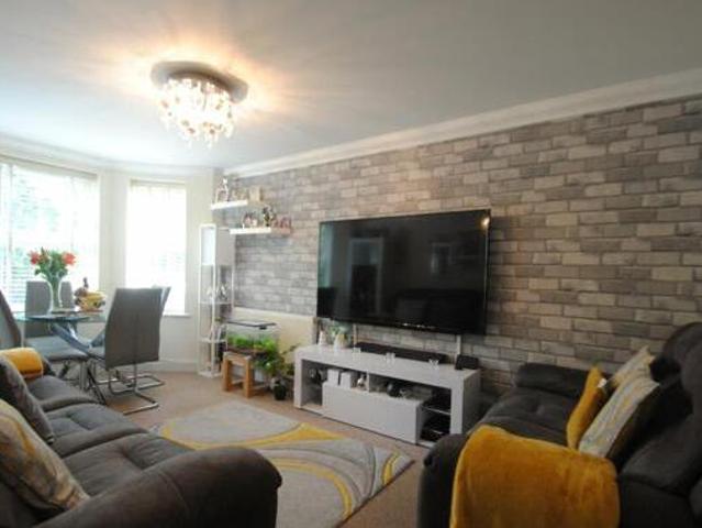 2 Bedroom Flat For Rent In Charminster