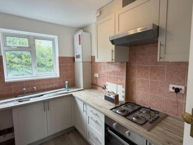 2 bedroom flat for rent in Charminster Road, Bournemouth, BH8