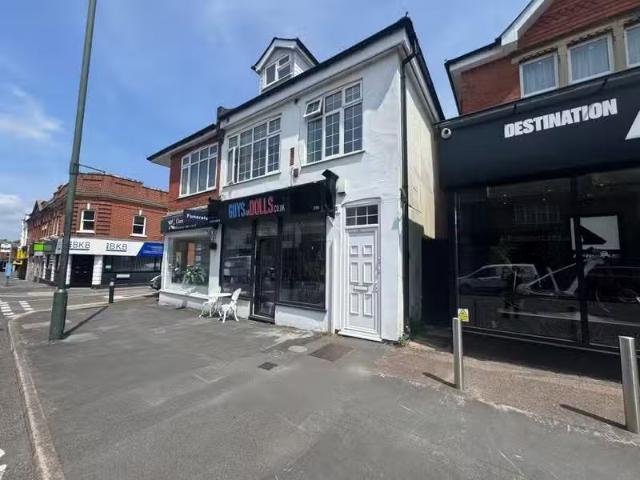 2 bedroom flat for rent in Charminster Road, Bournemouth,, BH8