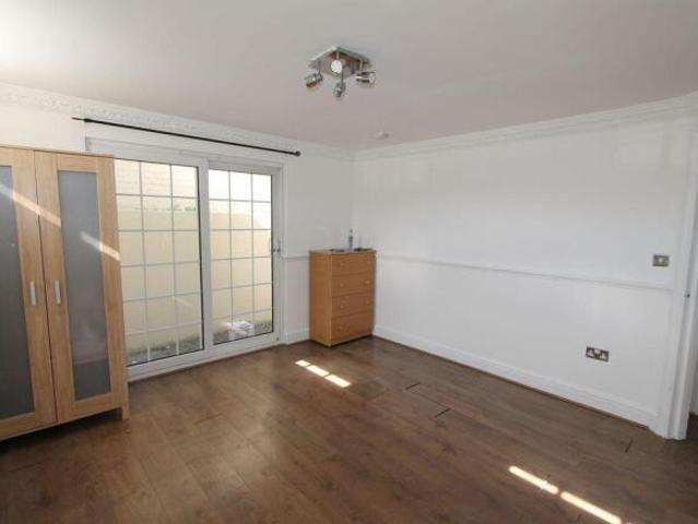 2 bedroom flat for rent in Charrington House, Cephas Avenue, London, E1