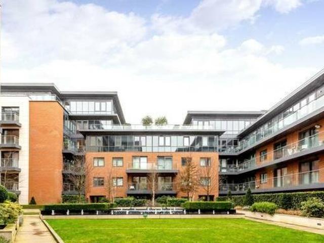 2 bedroom flat for rent in Chartfield Avenue Putney London SW15