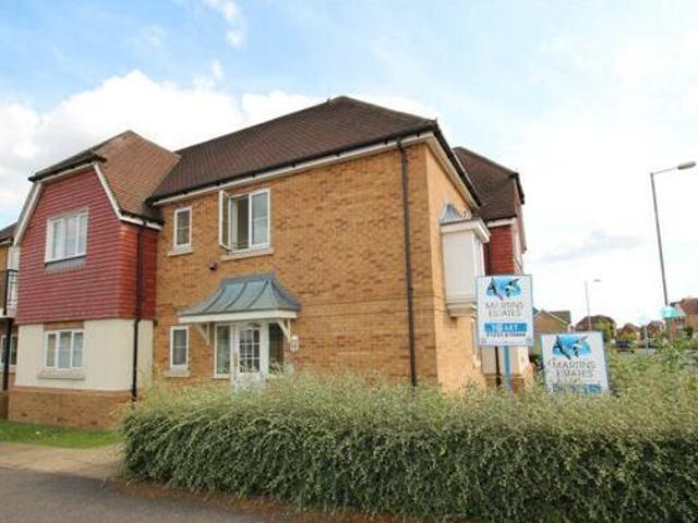 2 Bedroom Flat For Rent In Chartfields, Ashford