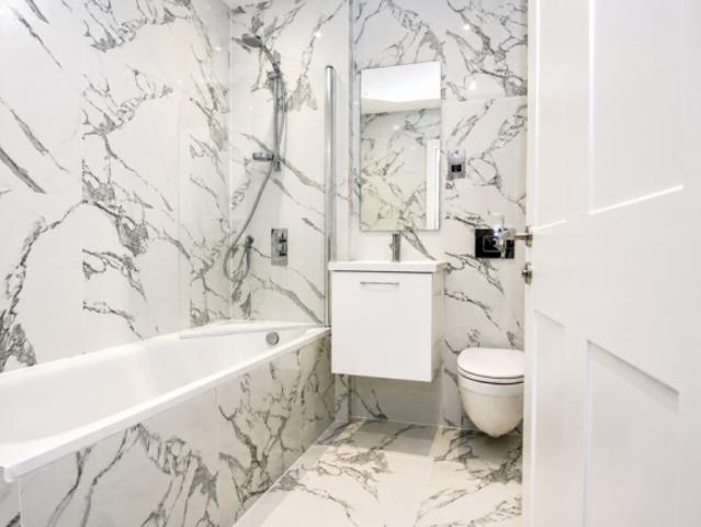 2 bedroom flat for rent in Chartwell Plaza, Southchurch Road, Southend on sea, SS1