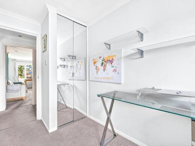 2 bedroom flat for rent in Chasewood Avenue, Enfield, EN2