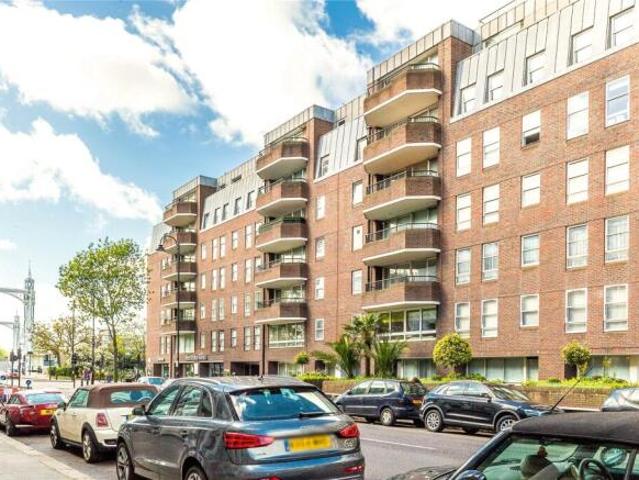 2 bedroom flat for rent in Cheyne Walk, Chelsea, London, SW3