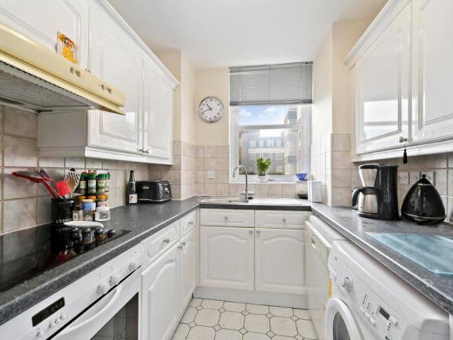2 bedroom flat for rent in Cheyne Walk, London, SW3