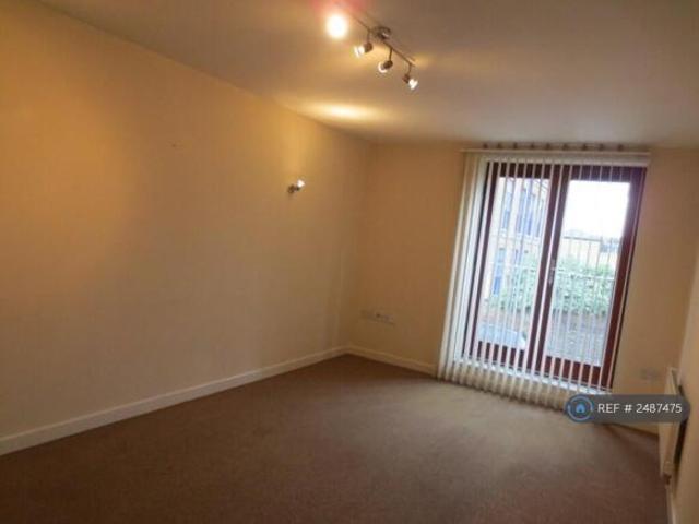 2 bedroom flat for rent in Chelmer Road, London, E9