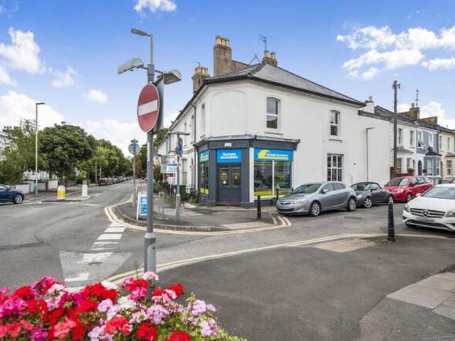 2 bedroom flat for rent in Cheltenham, GL52