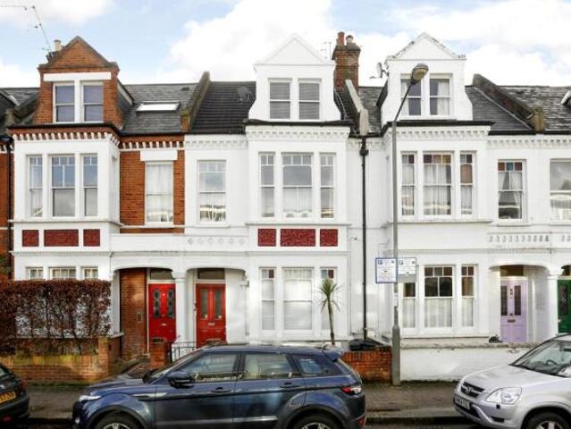 2 bedroom flat for rent in Chelverton Road London SW15
