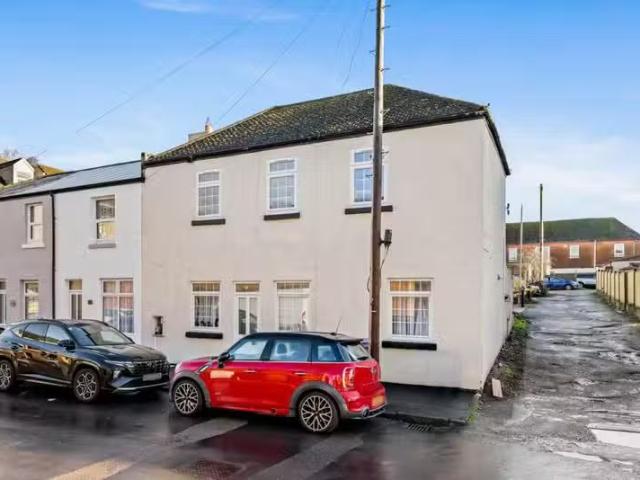 2 bedroom flat for rent in Cheriton High Street, Folkestone, F.