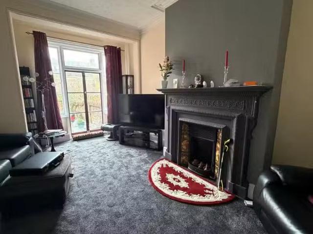 2 bedroom flat for rent in Cheriton Road, Folkestone, CT19