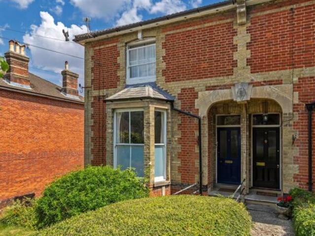 2 bedroom flat for rent in Cheriton Road, Winchester, SO22
