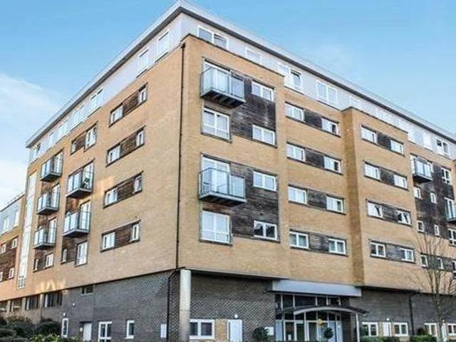 2 bedroom flat for rent in Cherrydown East Basildon SS16