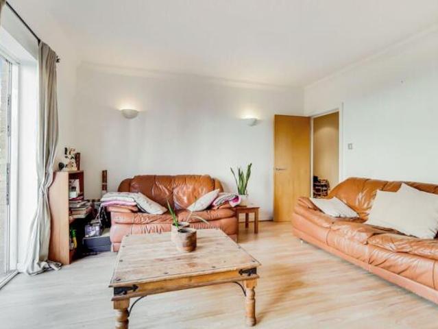 2 bedroom flat for rent in Cheshire Street, Brick Lane, London, E2