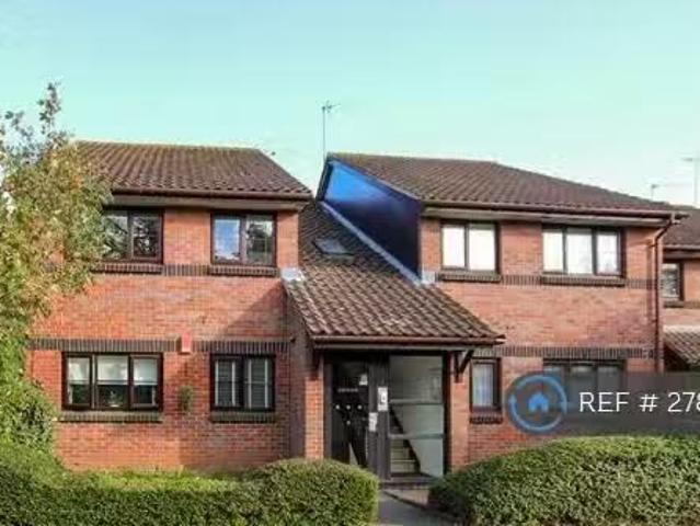 2 bedroom flat for rent in Cheshunt, Waltham Cross, EN8