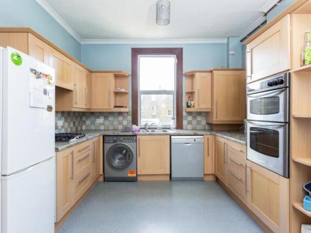 2 bedroom flat for rent in Chesilton Road, London, SW6