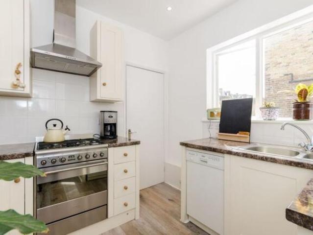 2 bedroom flat for rent in Chesilton Road, Parsons Green, London, SW6