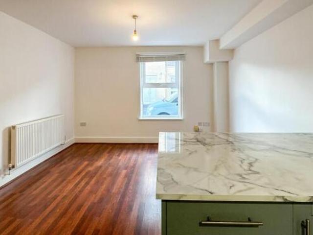 2 bedroom flat for rent in Chessel Mews, West Street, Bedminster, BS3